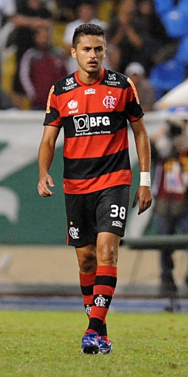 Arthur Sanches lamenta derrota, mas avalia como boa sua "estreia" pelo ...