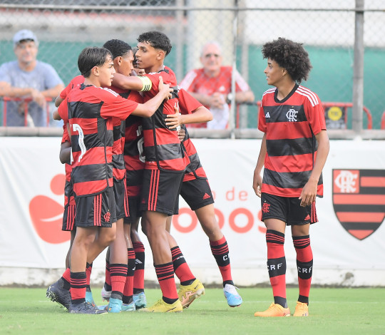 Flamengo Sub-15 vence o Resende pela Copa Rio: 3 a 2 - Flamengo